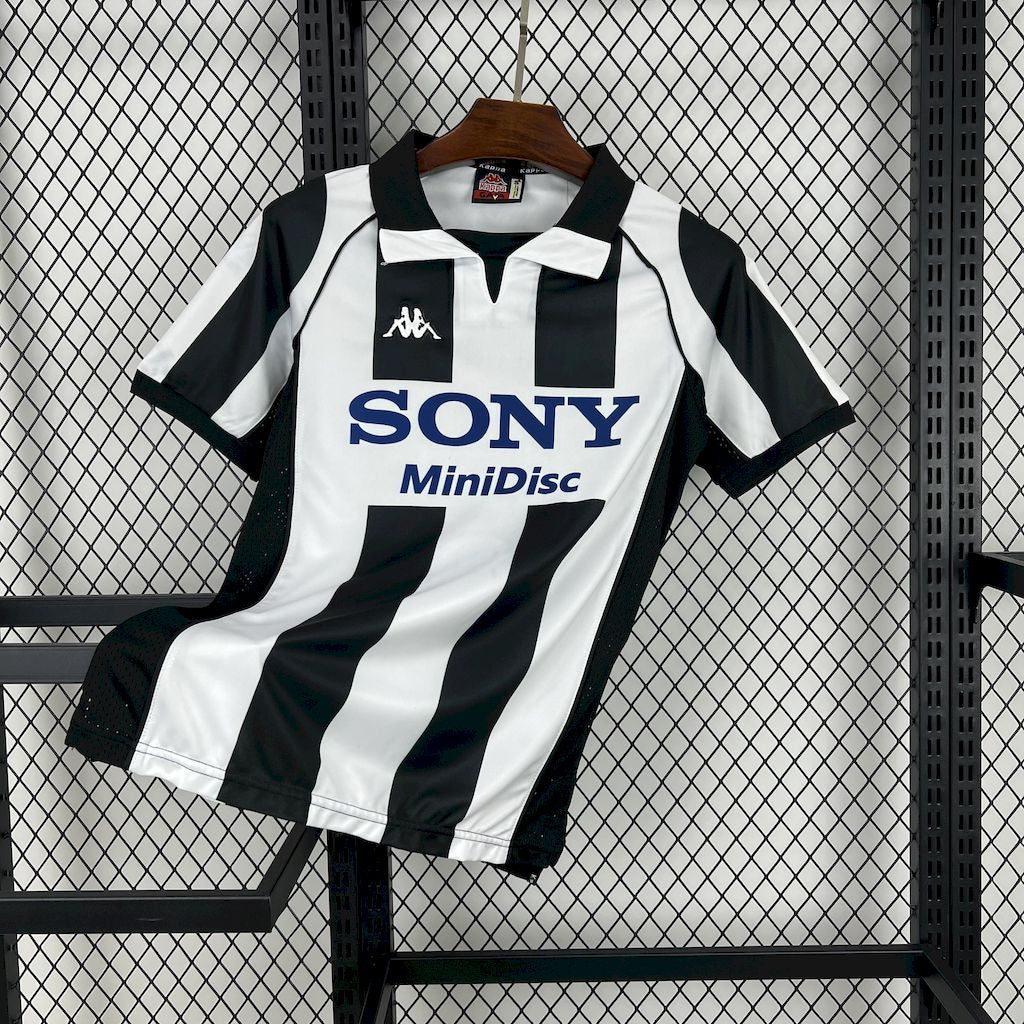 Juventus FC 1997-1998 Home Jersey – Vintage Kitman