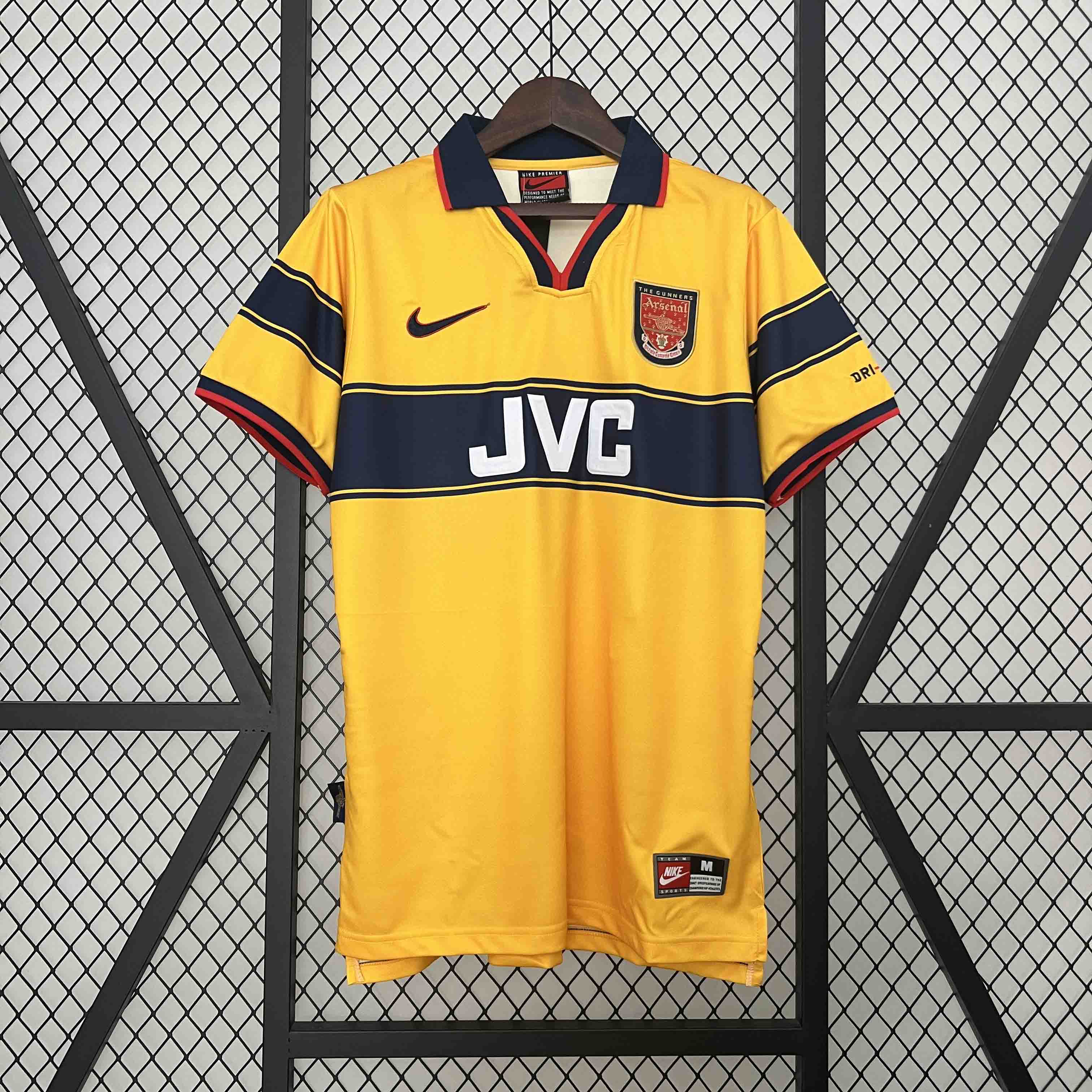 Arsenal – Vintage Kitman